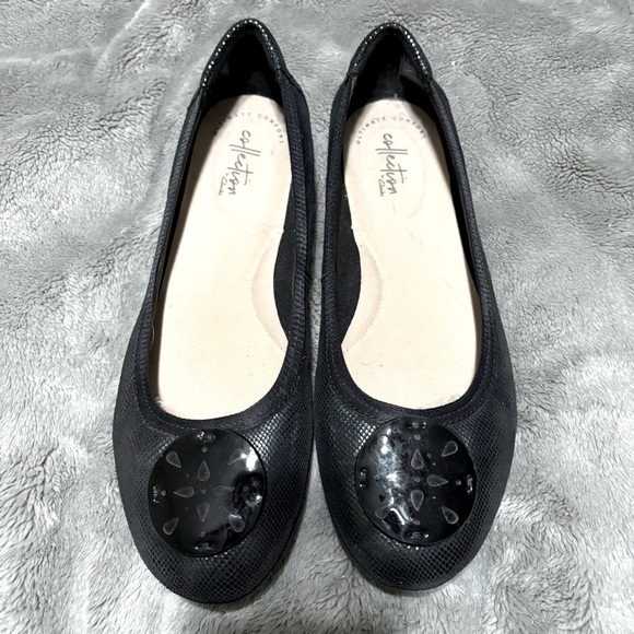 Clarks | Shoes | Clarks Collection Wide Black Cap Toe Ballet Flats Sz ...